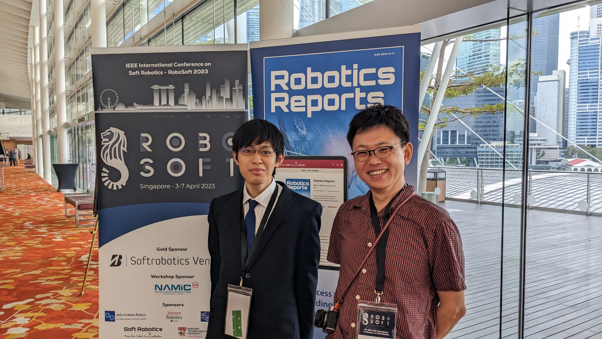 RoboSoft2023：堀岡 悠人さんが単一モータで駆動する双安定格子の変形波伝搬を利用したイモムシロボットを発表 - Umedachi Lab